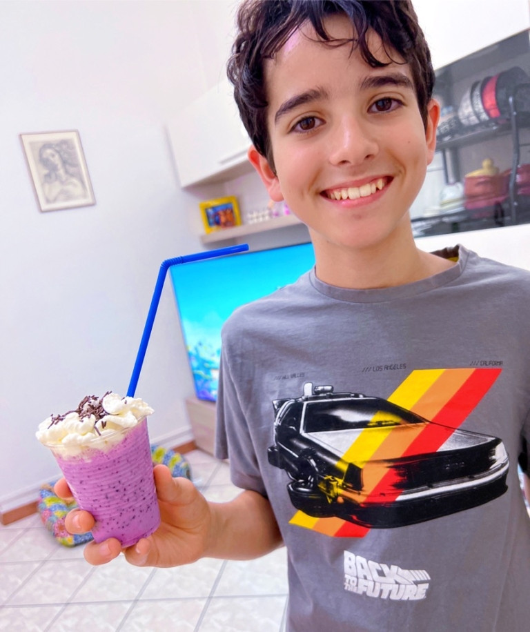 Grimace Shake Versione Sana: Una Merenda Divertente e Salutare